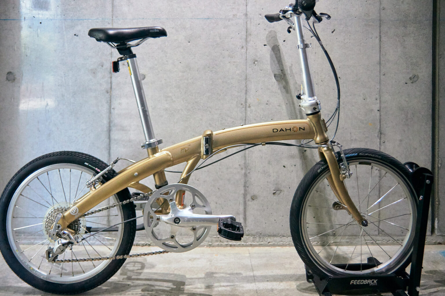 しなやかな曲線が美しいDAHON Mu P8 が入庫！ - SENSHA Bicycle